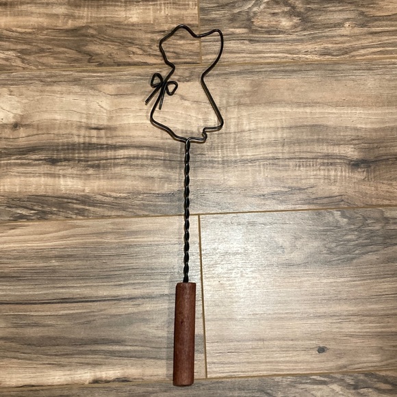 Other | Vintage Wire Rug Beater With Wooden Handle Bonnet Girl Cottage ...